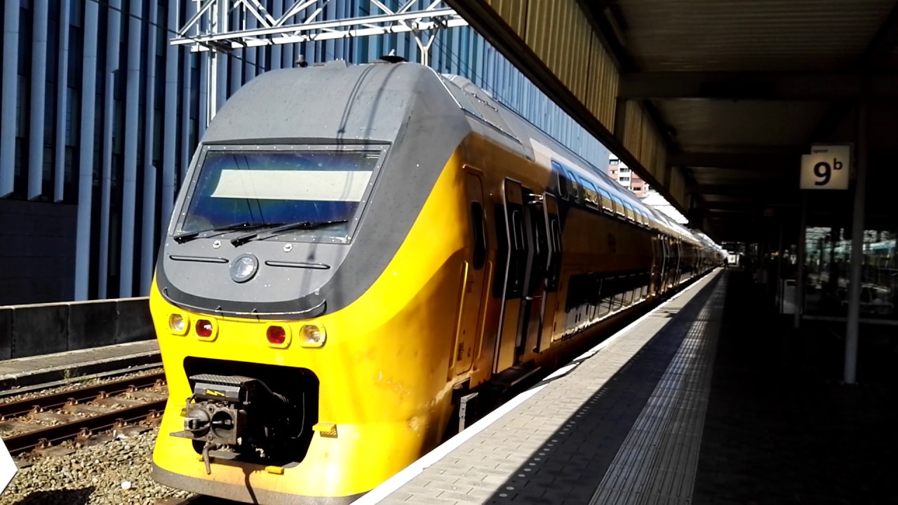 NS VIRM 9416 en de NS VIRM 9590 vertrekken uit Leiden Centraal - YouTube
