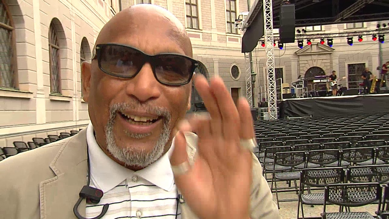 Ron Williams - Entertainer - YouTube