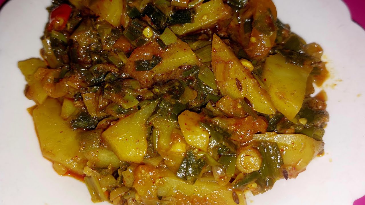 #हरे प्याज आलू की सब्जी जो है बहूत ही टेस्टी /spring onions Aloo ki ...
