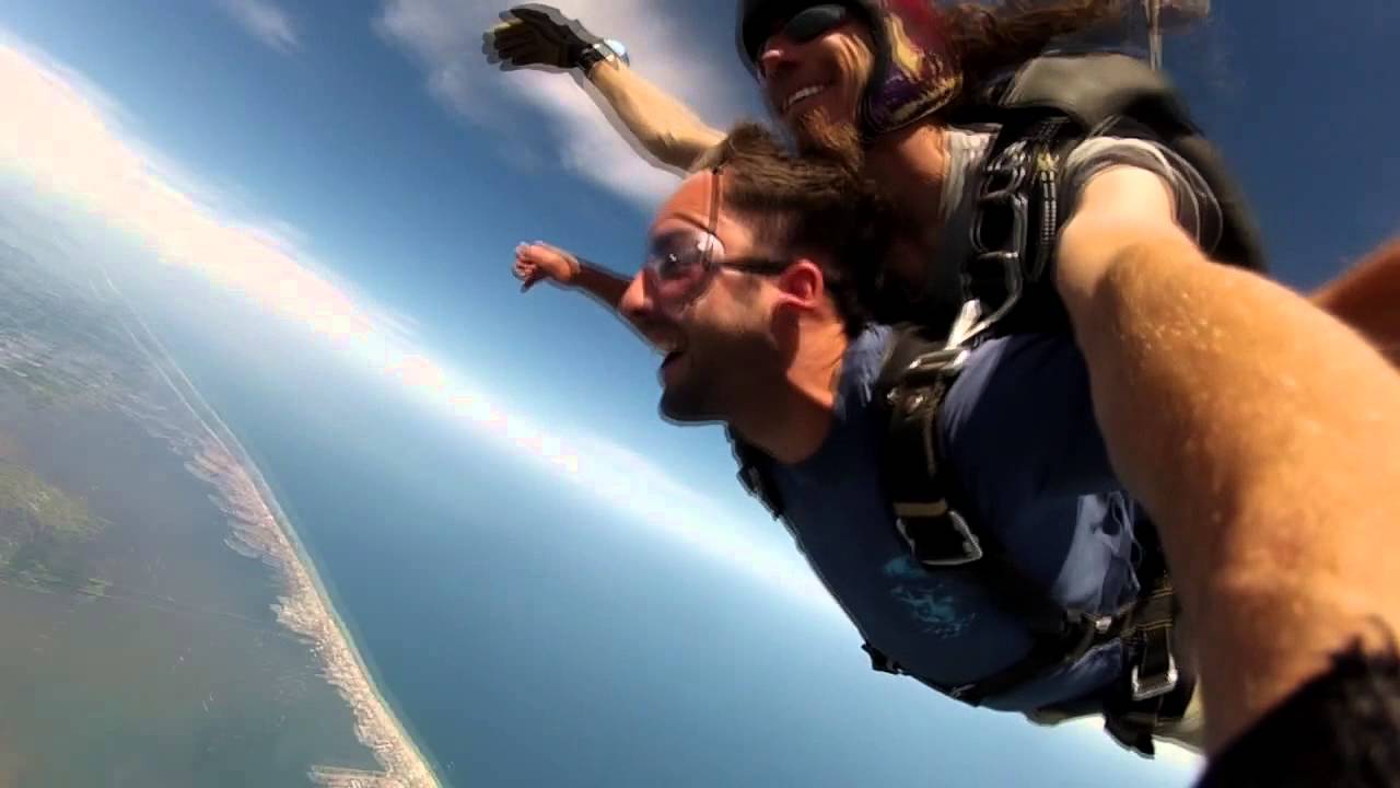 www.skydiveoc.com - Ronald Goldstraw - YouTube