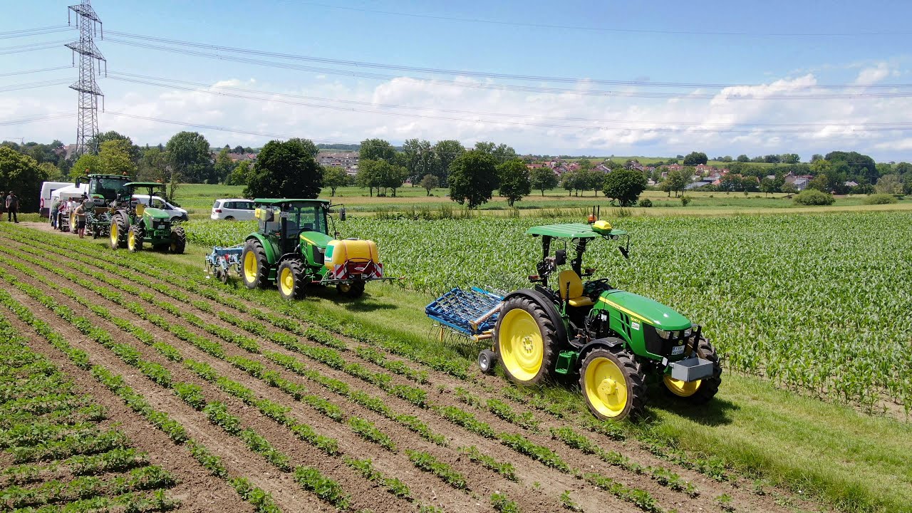 Soja Feldtag | Jakob Agrar | John Deere | Weed Control - YouTube