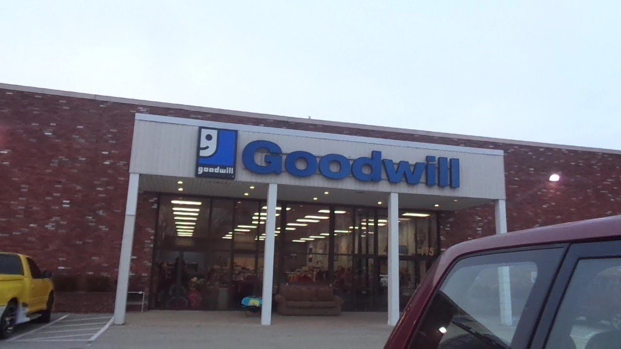 Goodwill Video Game Hunting Ep. 47 BRAND NEW! - YouTube