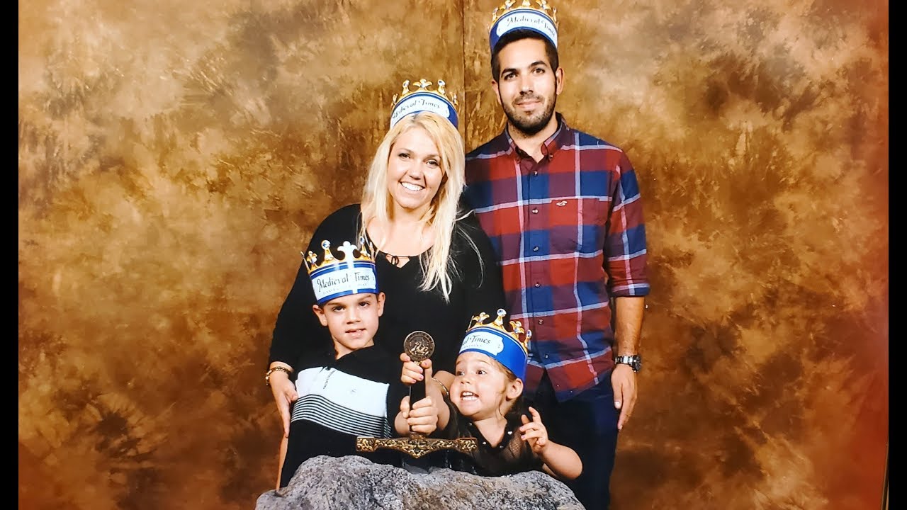 Queen Takes Knight to Medieval Times Jousting Dinner Show - YouTube