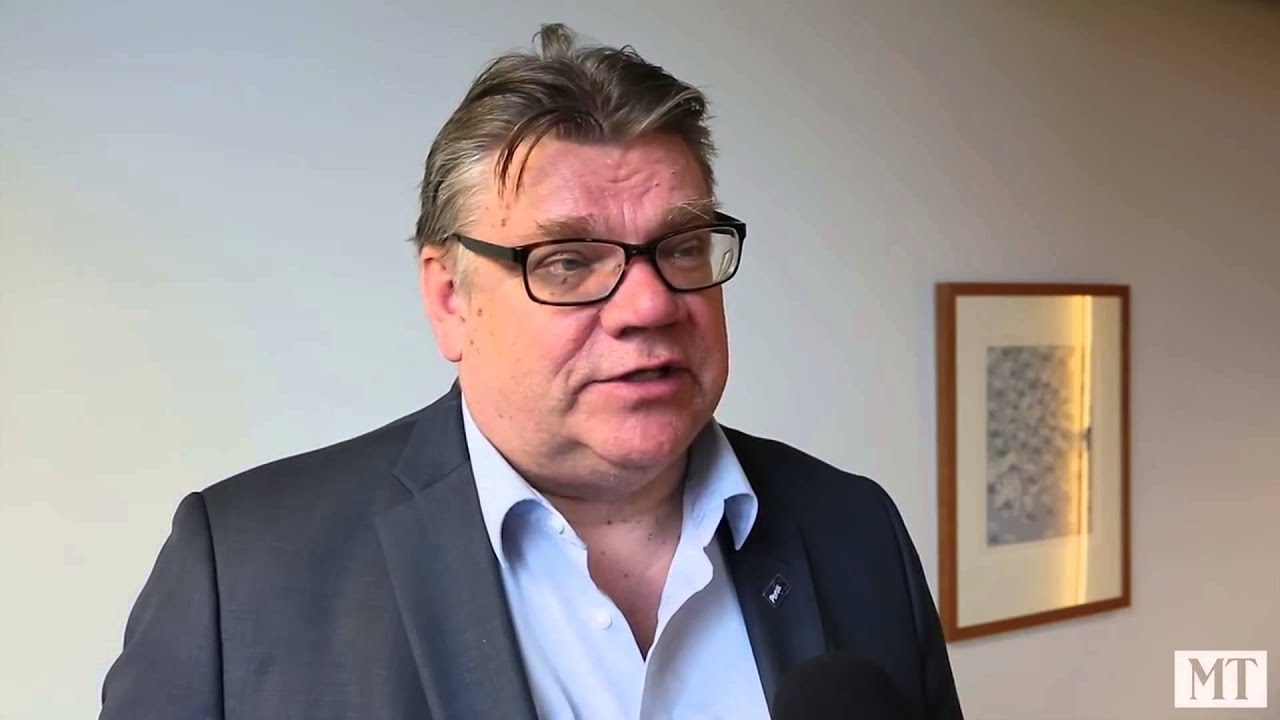 Timo Soini kertoo Perussuomalaisten näkemyksistä (HUOM: satiirivideo ...