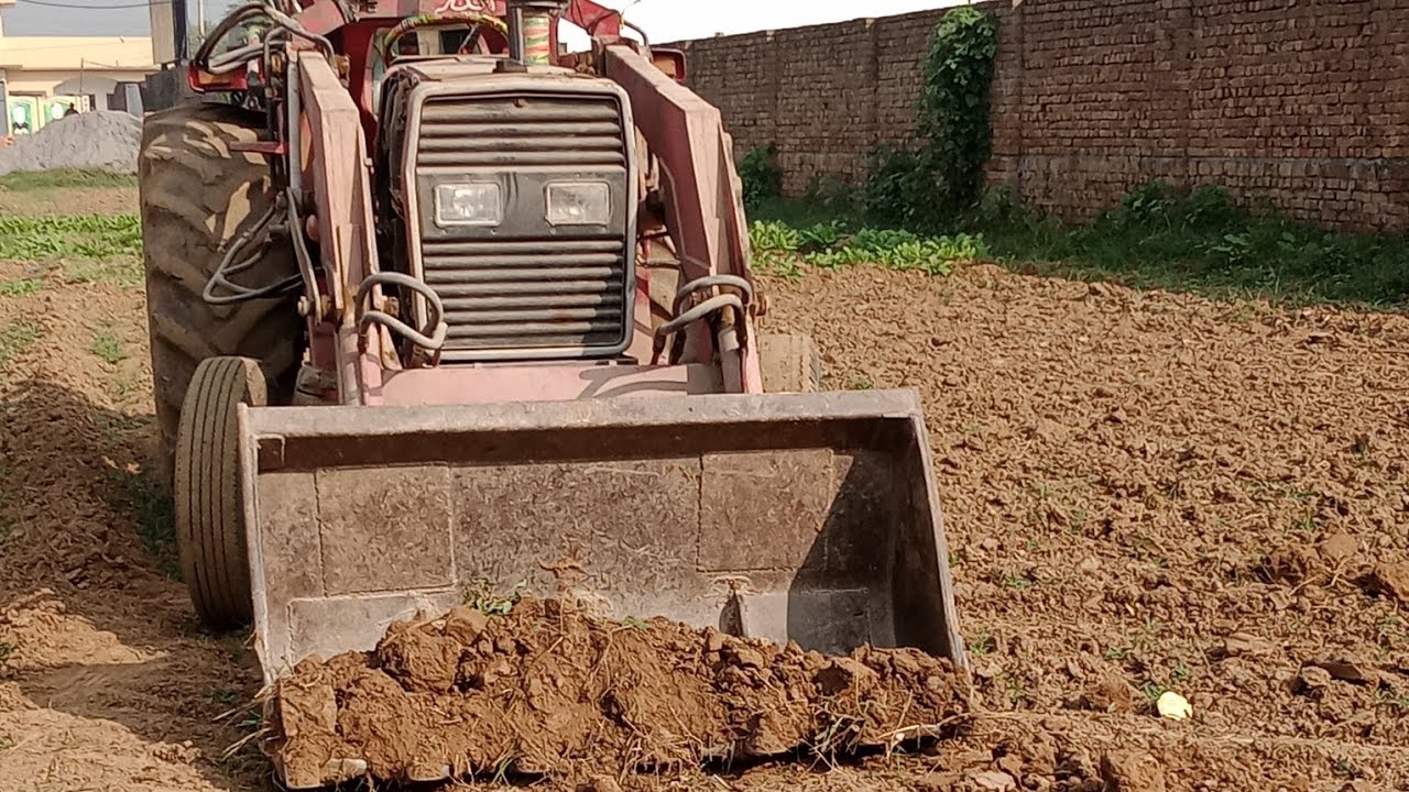 mati ki khudai krty huwy Pakistan sialkot ugoki full video wach kry ...