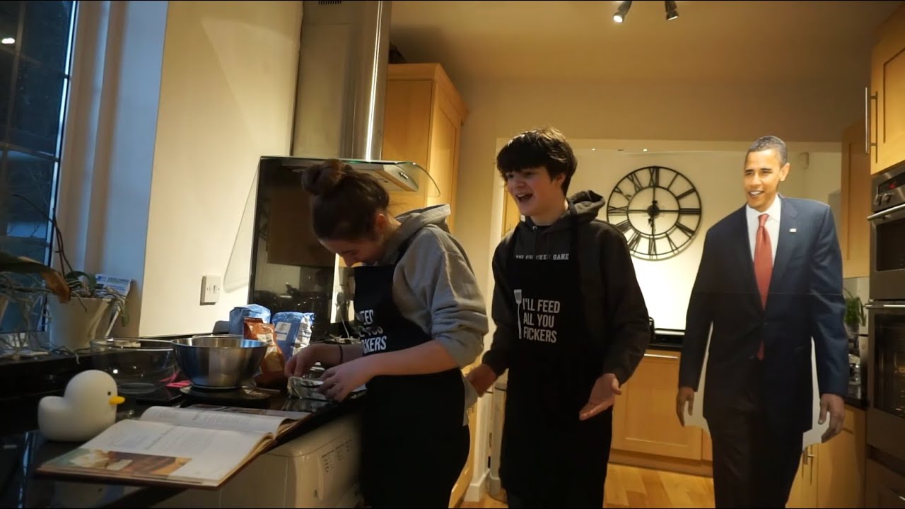 Tubbo Bakes a Cake w/ Ranboo! - YouTube