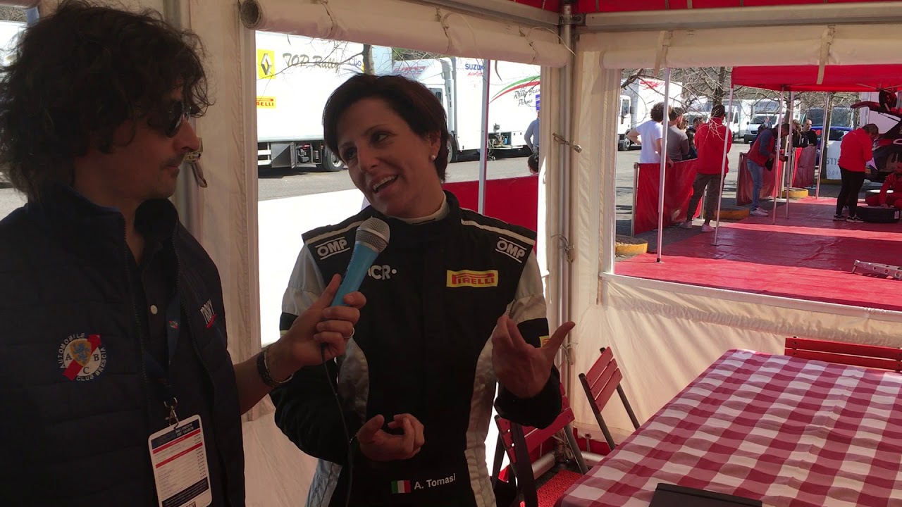 ANNA TOMASI - Metà gara - YouTube