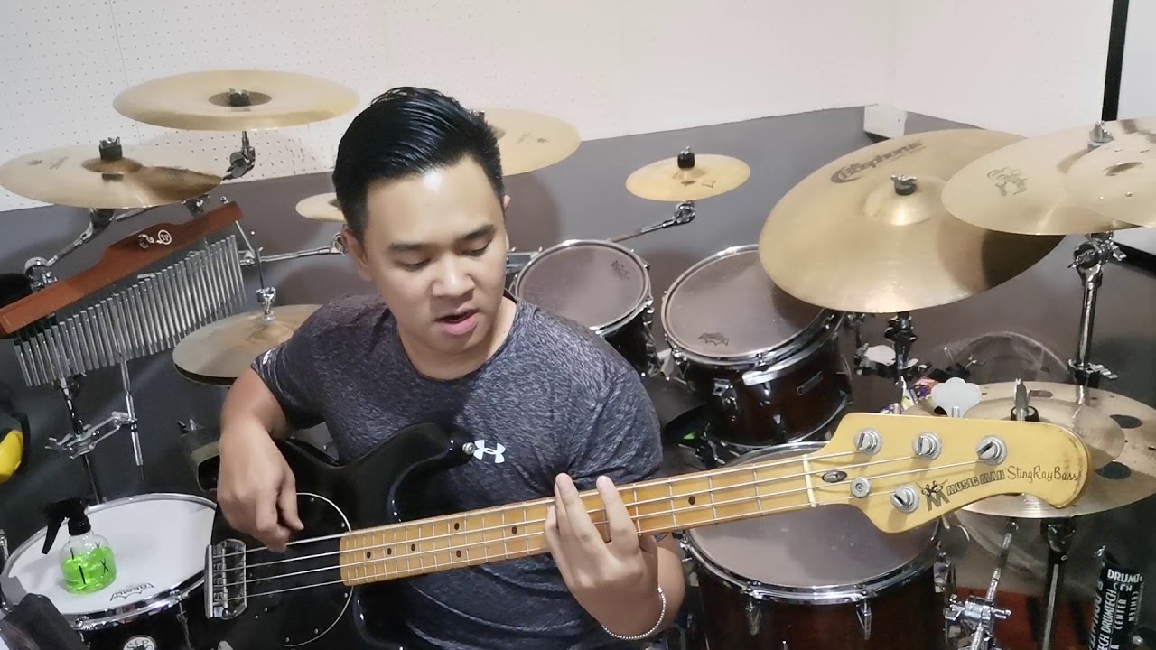 E-Minor shuffle Bass - YouTube