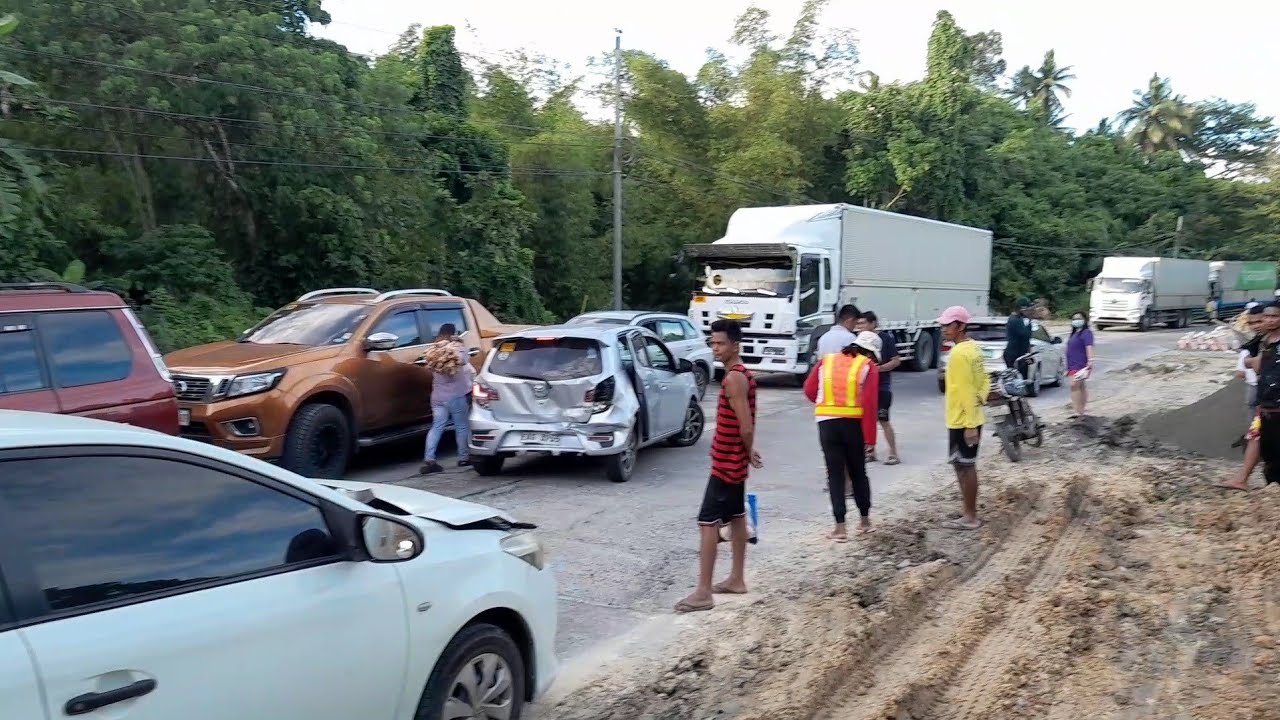 Banggaan 😱 ng tatlong kotse nag dulot ng Matinding traffic sa Andaya ...