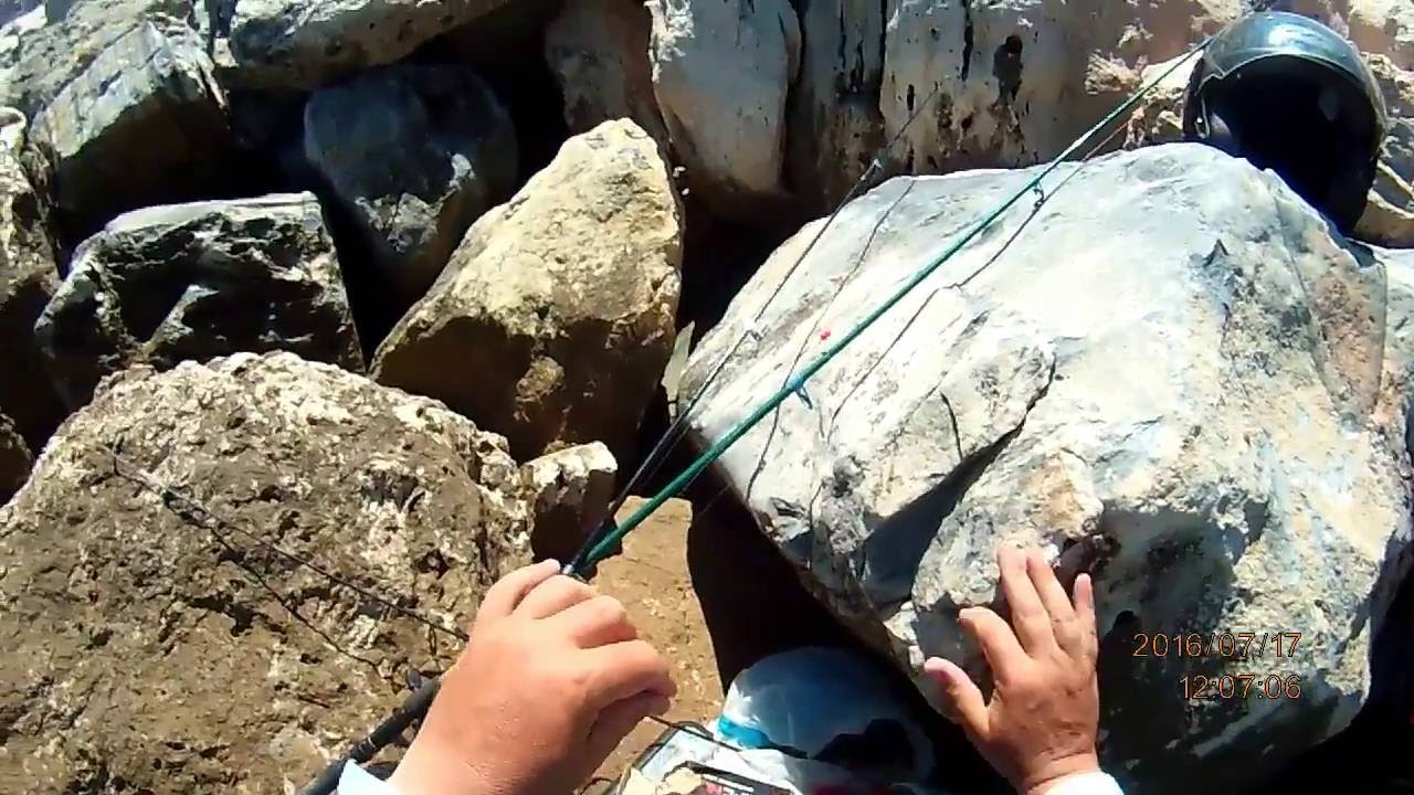ψαρεμα με πολυαγκιστρο και ξερο ψωμι - YouTube