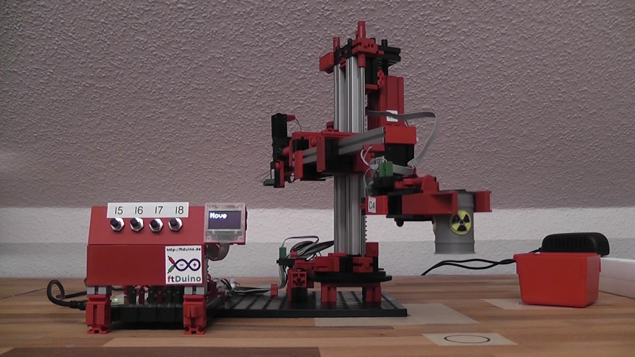 Fischertechnik Roboter bringt Müll weg. Gesteuert von ftDuino. - YouTube
