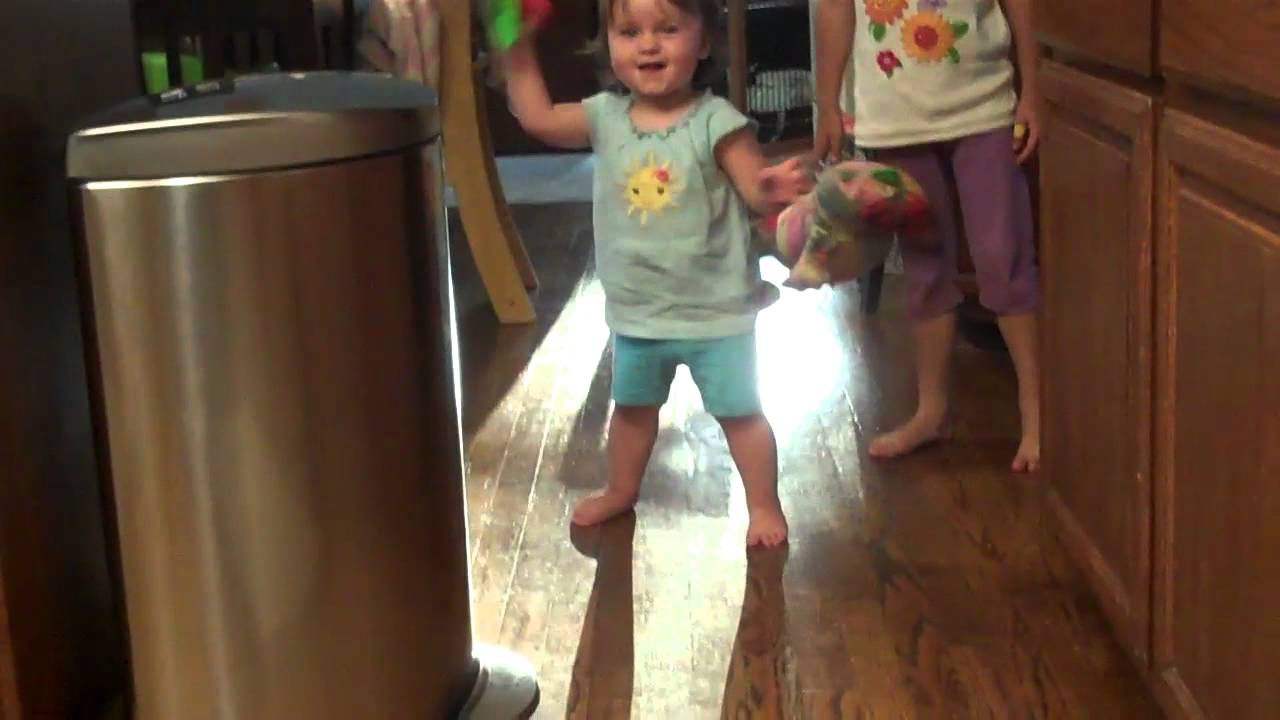 Anna walks!!! While using a sword!!! - YouTube