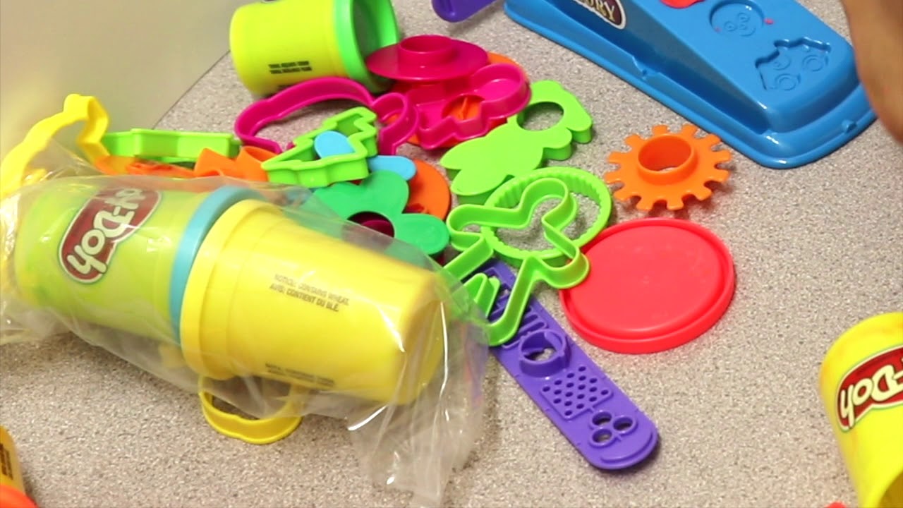 Kids playing with Play Doh - YouTube