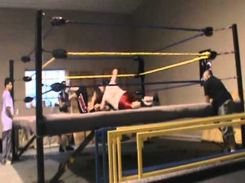 J Diesel vs Ken Phoenix At The LCW Wrestling School - YouTube
