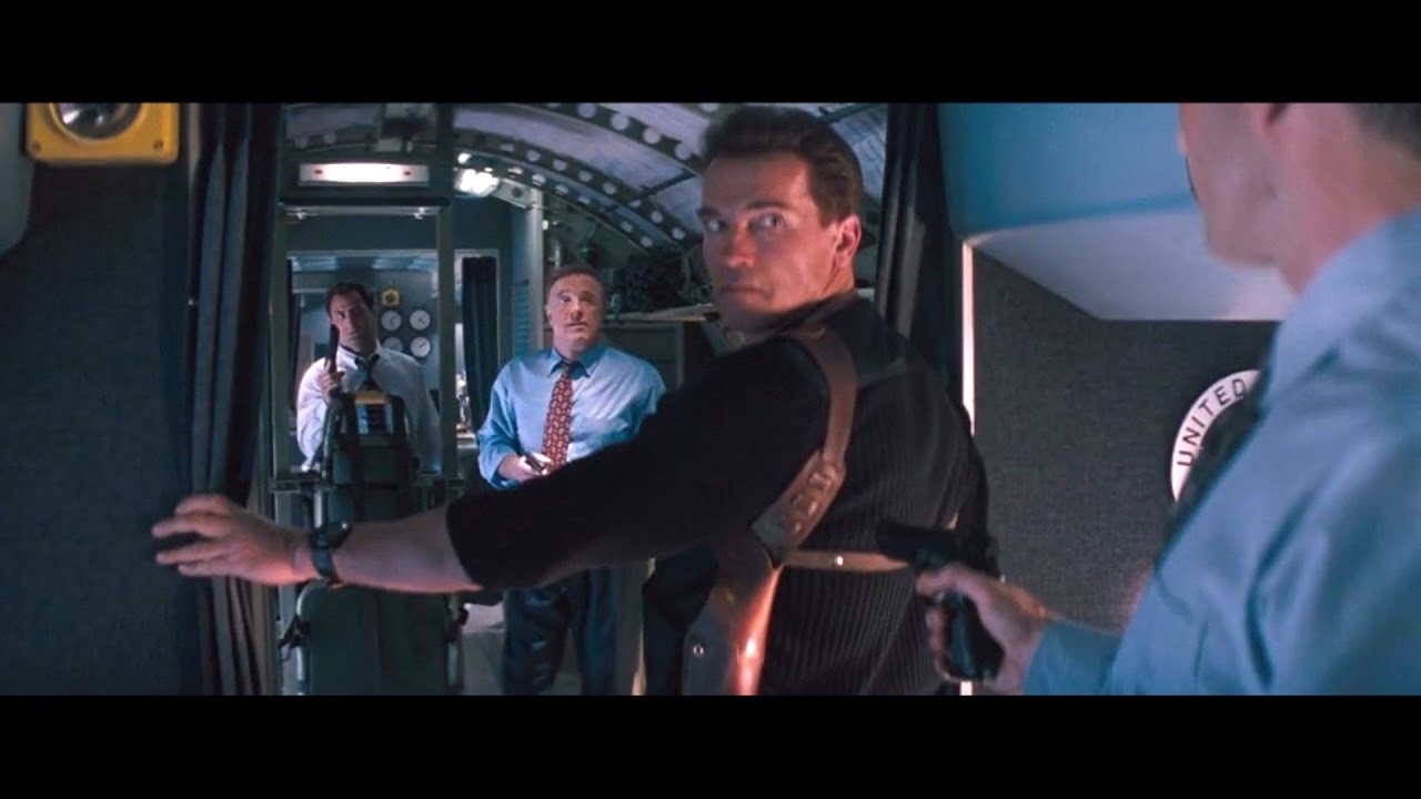 Arnold Schwarzenegger Suspects Boss James Caan is Conniving Rat on ...