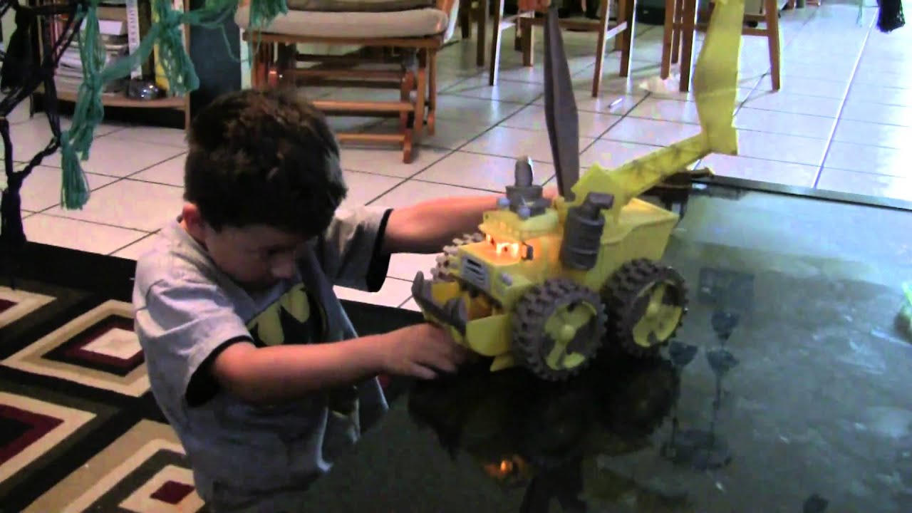 Pixar Cars Screaming Banshee - Michael playing w/his Screamin' Banshee ...