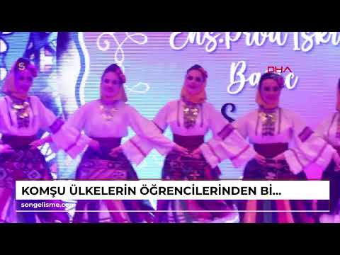 Komşu ülkelerin öğrencilerinden birbirinden renkli halk oyunları gösterisi