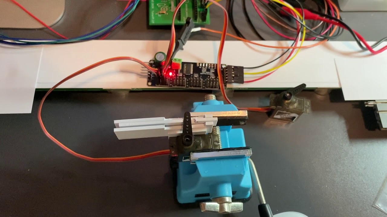 Bus turnout: servo motor controlling the bus guide wire (1) - YouTube