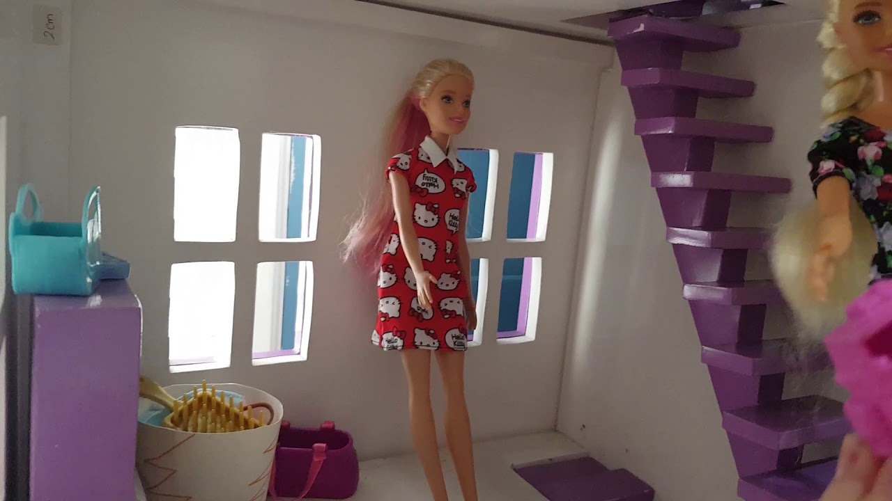 Awesome Barbie Packing Her Luggage - YouTube