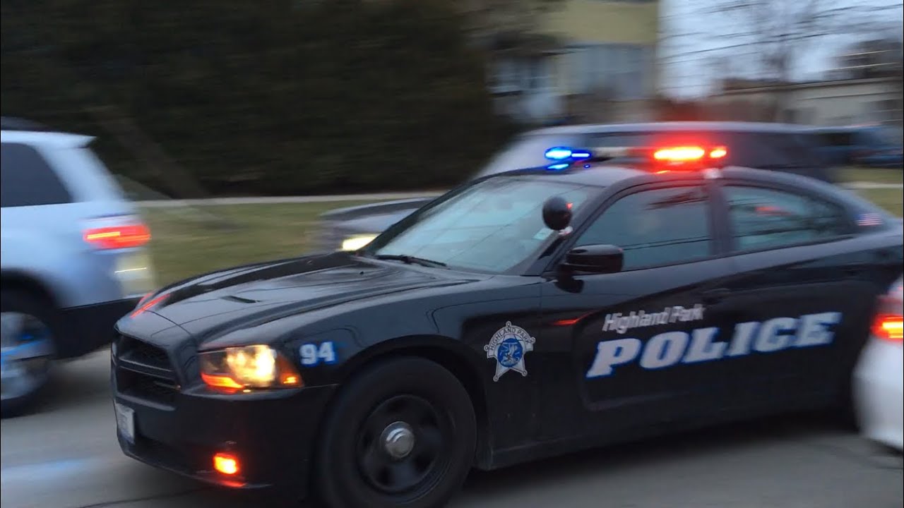 Highland Park IL Police Department Unit 94 Responding - YouTube