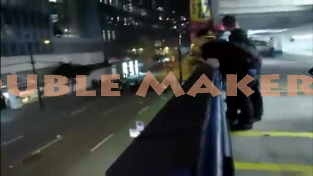 Vancouver Riot Couple Kissing Video - YouTube