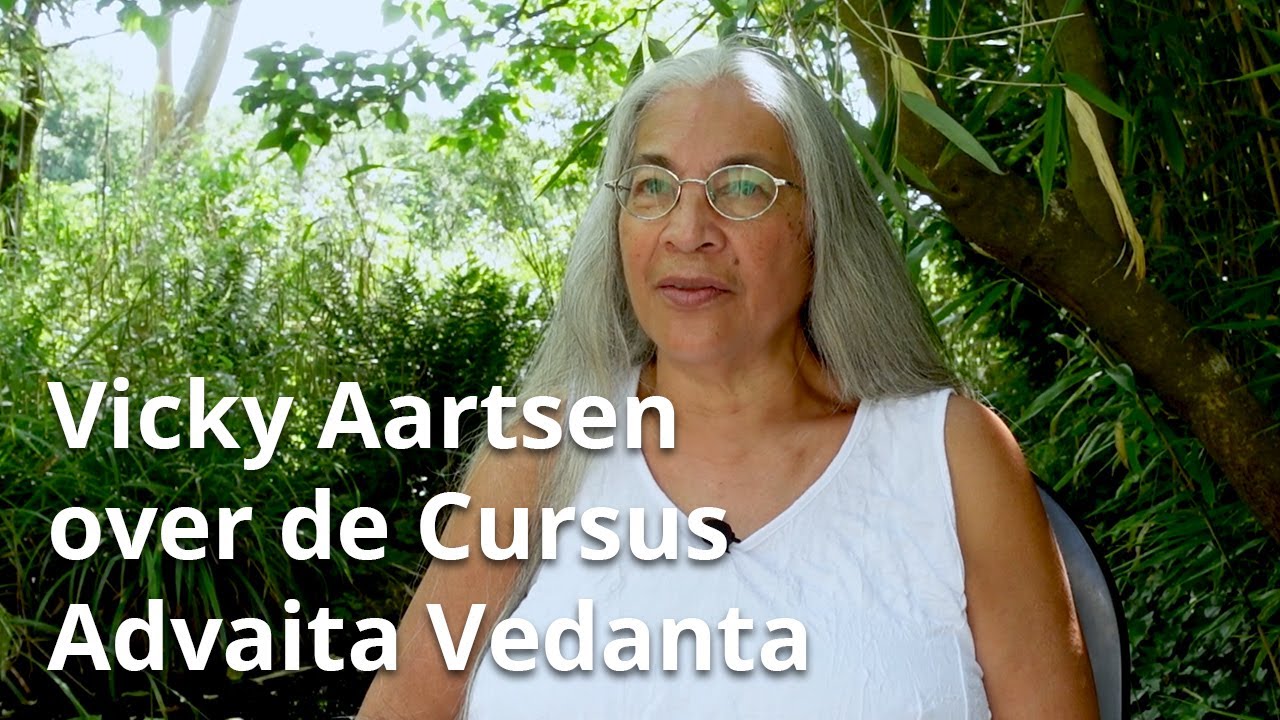 Vicky Aartsen over de cursus Advaita Vedanta - YouTube