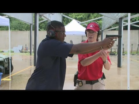 FBI wants to add more agents who are women