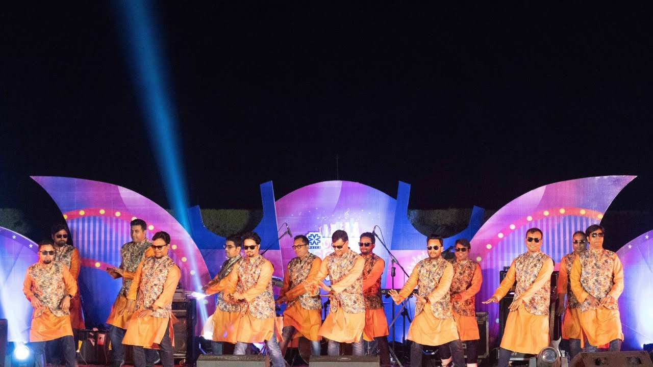 Funny Group Dance by Managers | Smiles and Styles - YouTube