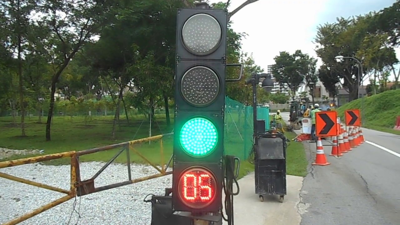 LED with Countdown Timer Portable Traffic light at Island Club Road ...