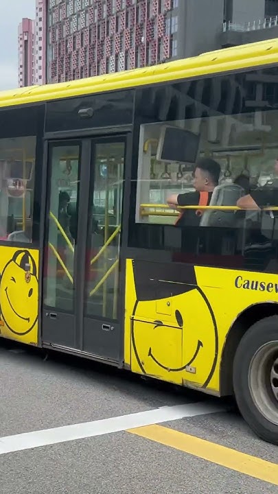 Yutong ZK6126HG JSQ4264 Causeway Link Bus Bus service CW2 to Queen ...