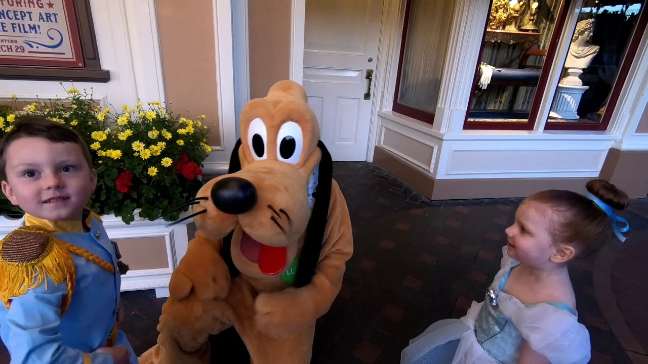 MICKEY’S FAB 5 Character Meet & Greet 90th B-Day Celebration | Mickey ...