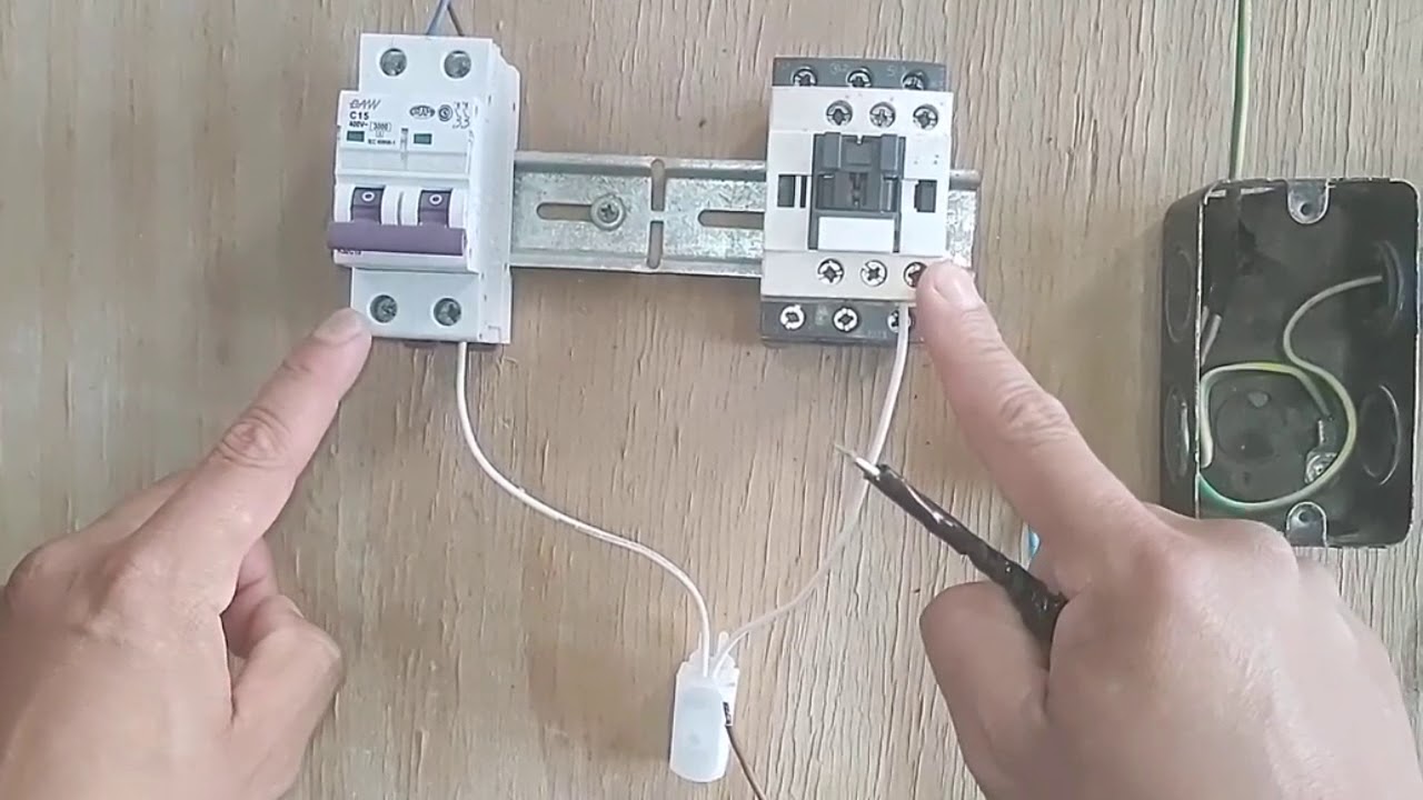como CONECTAR una FOTOCELULA a un CONTACTOR (2 cables "CUIDADO") - YouTube