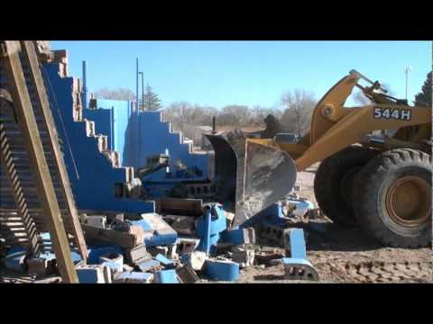 Demolition of Muleshoe City Swimming Pool - YouTube