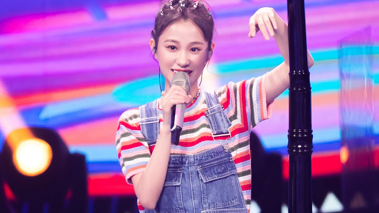 Sweet voice conveys positive energy to you! 甜美女孩翻唱《你是人间四月天》，动人嗓音向你输送满满的 ...