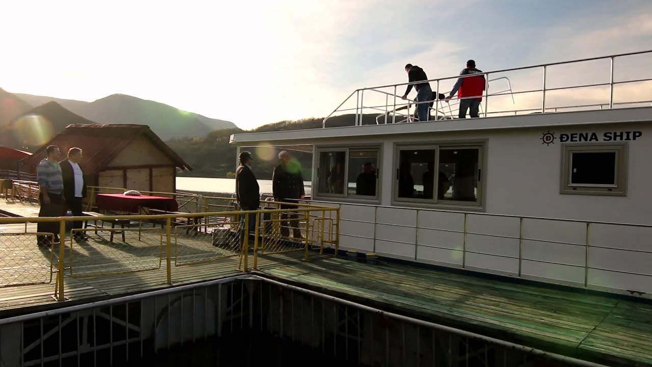 Katamaran TARA Djena ship - YouTube