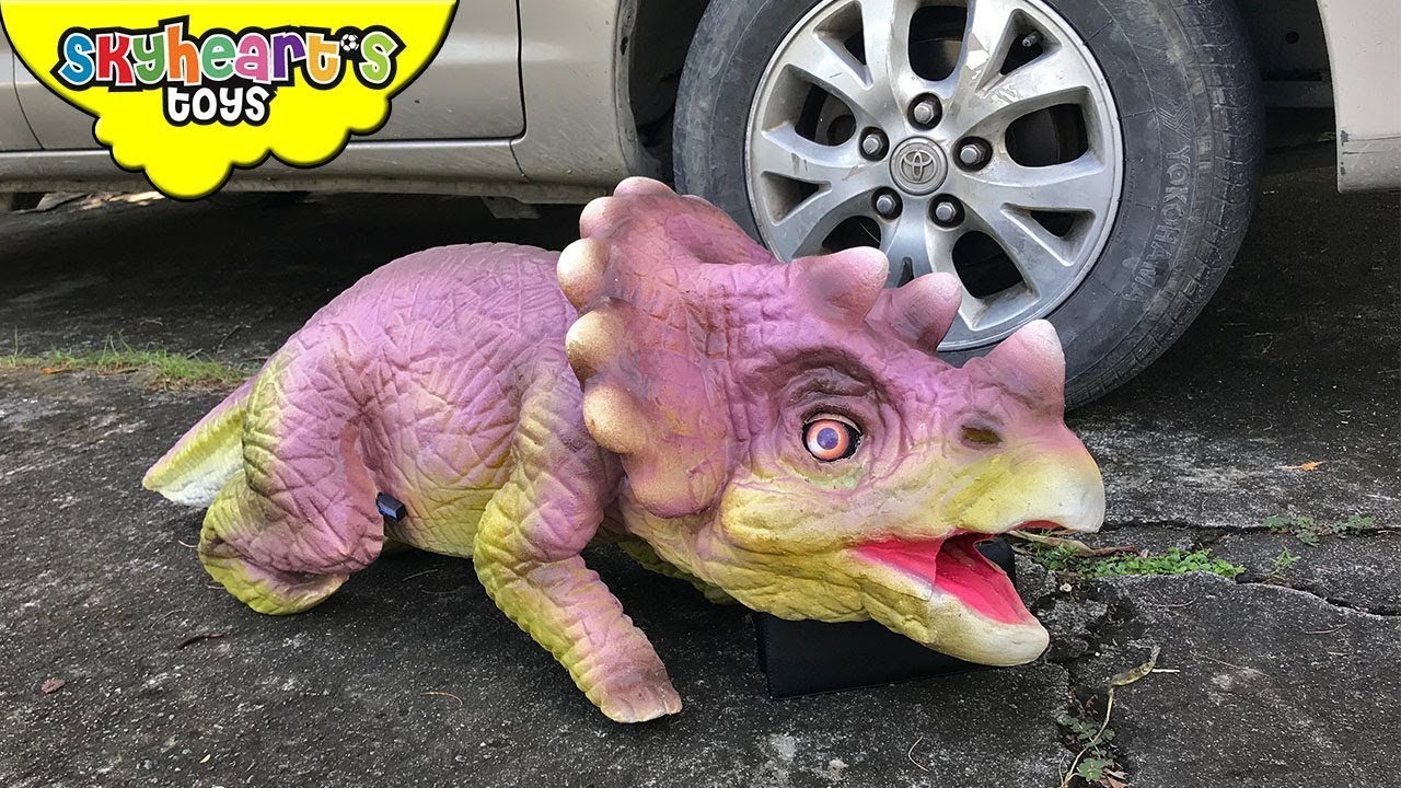 BABY TRICERATOPS lost in the jungle | Skyheart found baby dinosaurs for ...