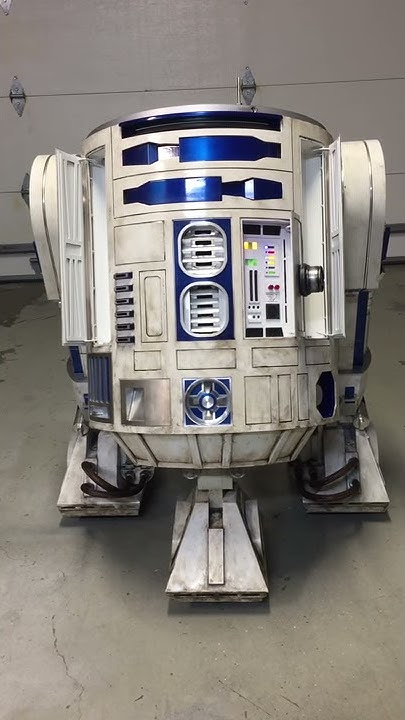 R2-D2 Build: UA and Door panels - YouTube
