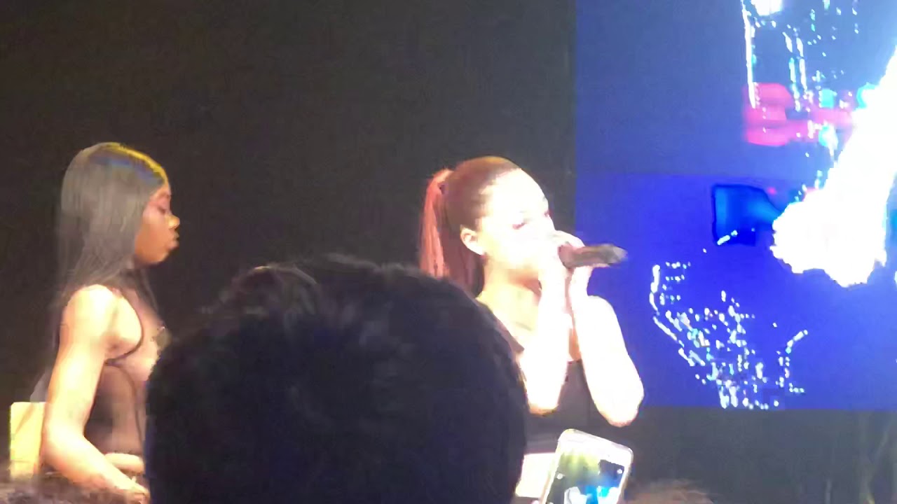 Bhad Bhabie Hi Bich Live At Toads Place - YouTube