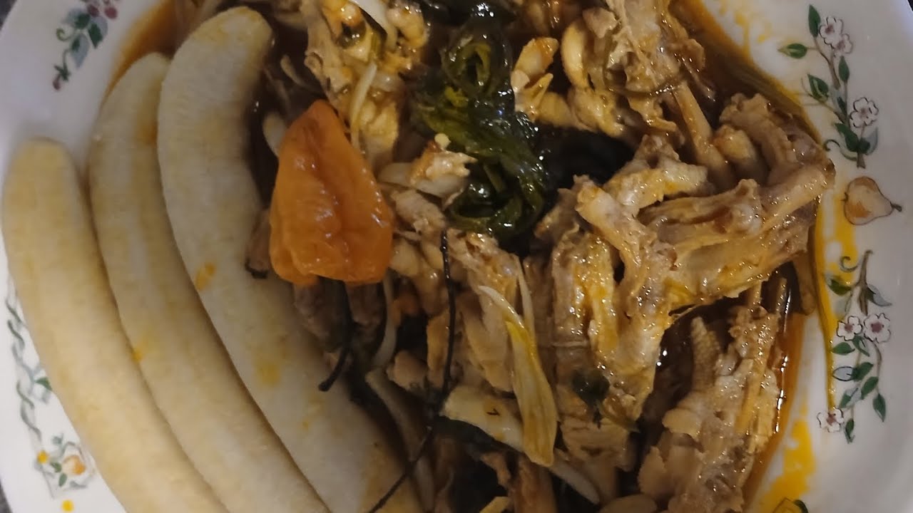 sos pye poul ak banan fig haitien# Green cooking bananas and chicken ...