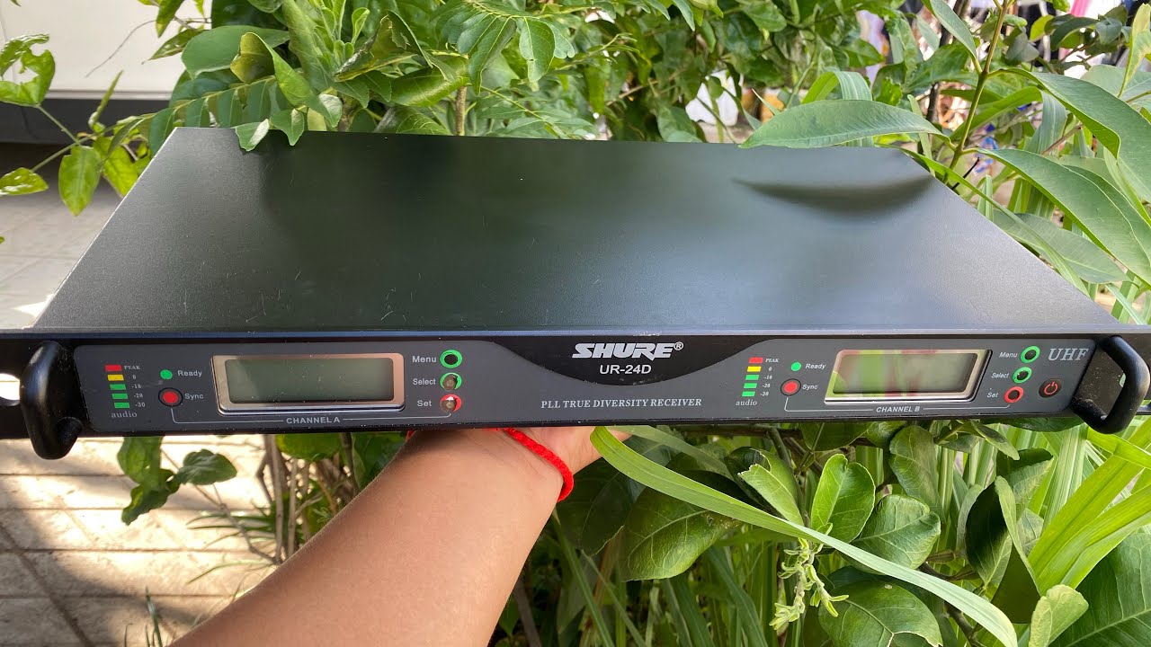 Shure UR24D #spr_audio #microphone #automobile #soundsystem - YouTube