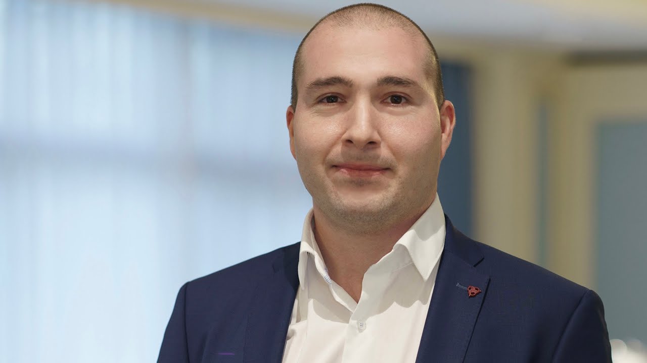 Interview mit Tobias Catalano, Raiffeisenbank - YouTube