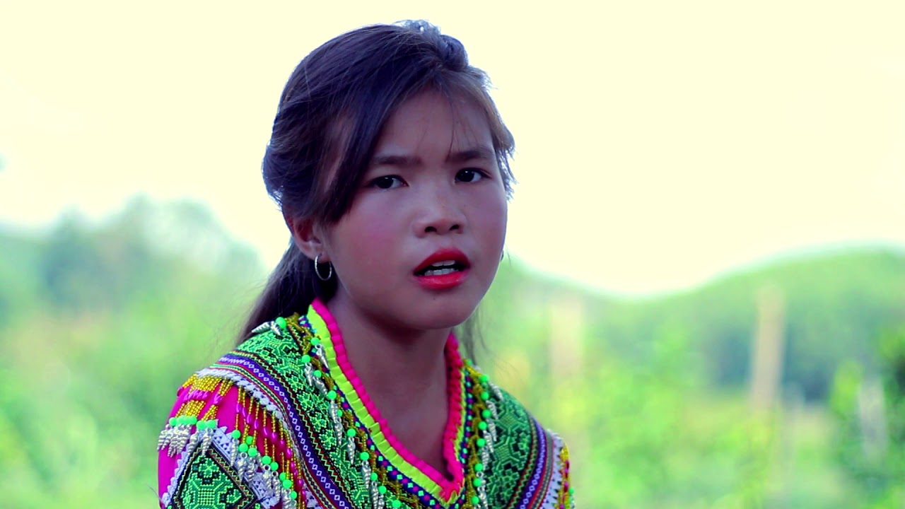 Txojkev Ntsuag by Paj Kub Vaj. - YouTube