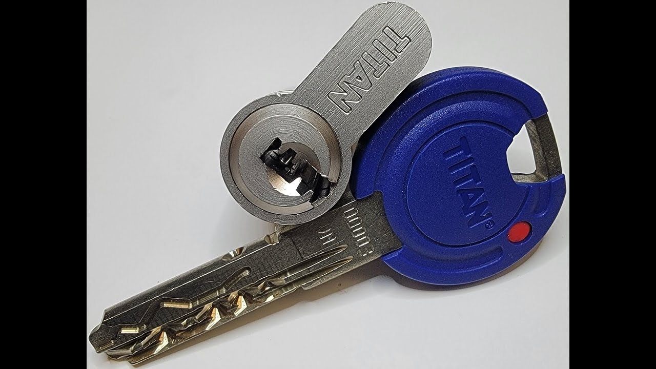 [L131] Dom-Titan T250 Lock - pick and gut - YouTube