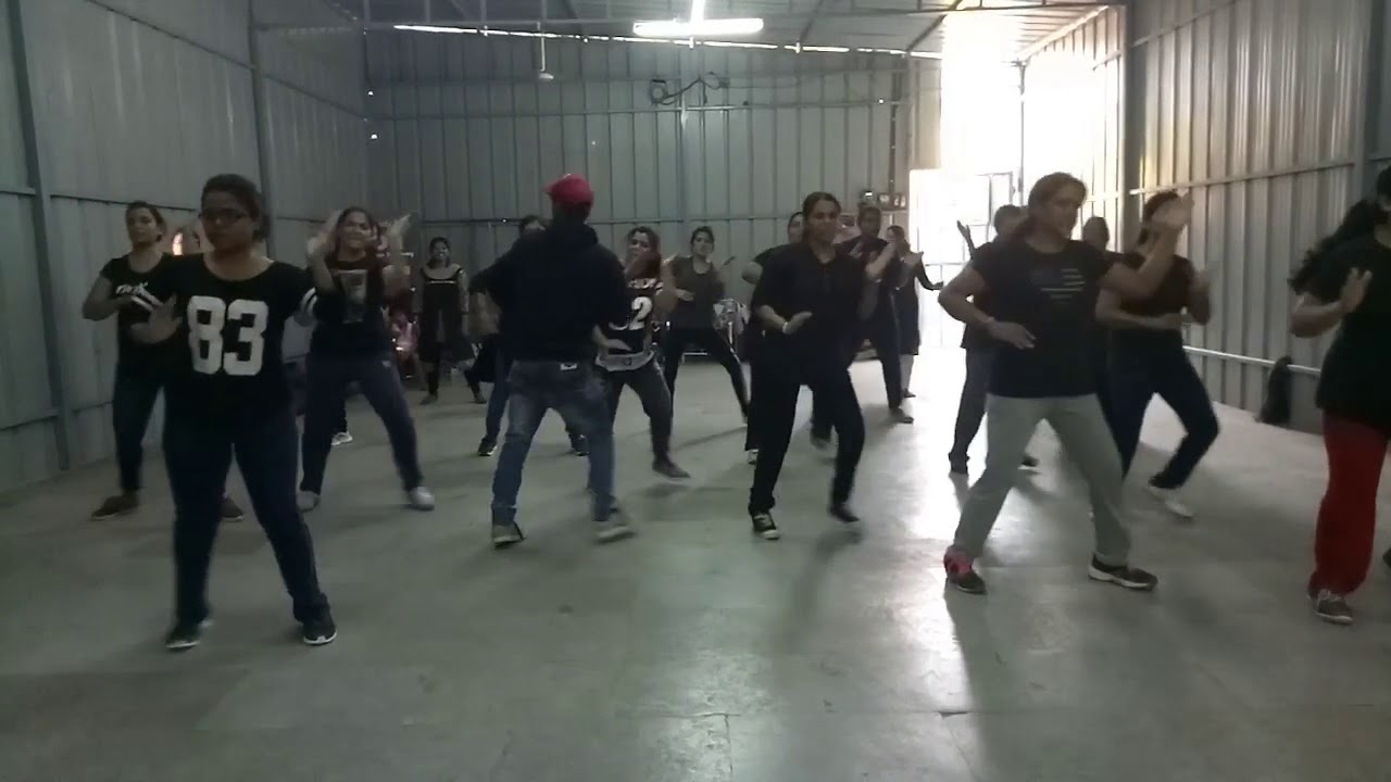 Cheap thrill ... zumba fitness with zin shravan at VDA studio - YouTube