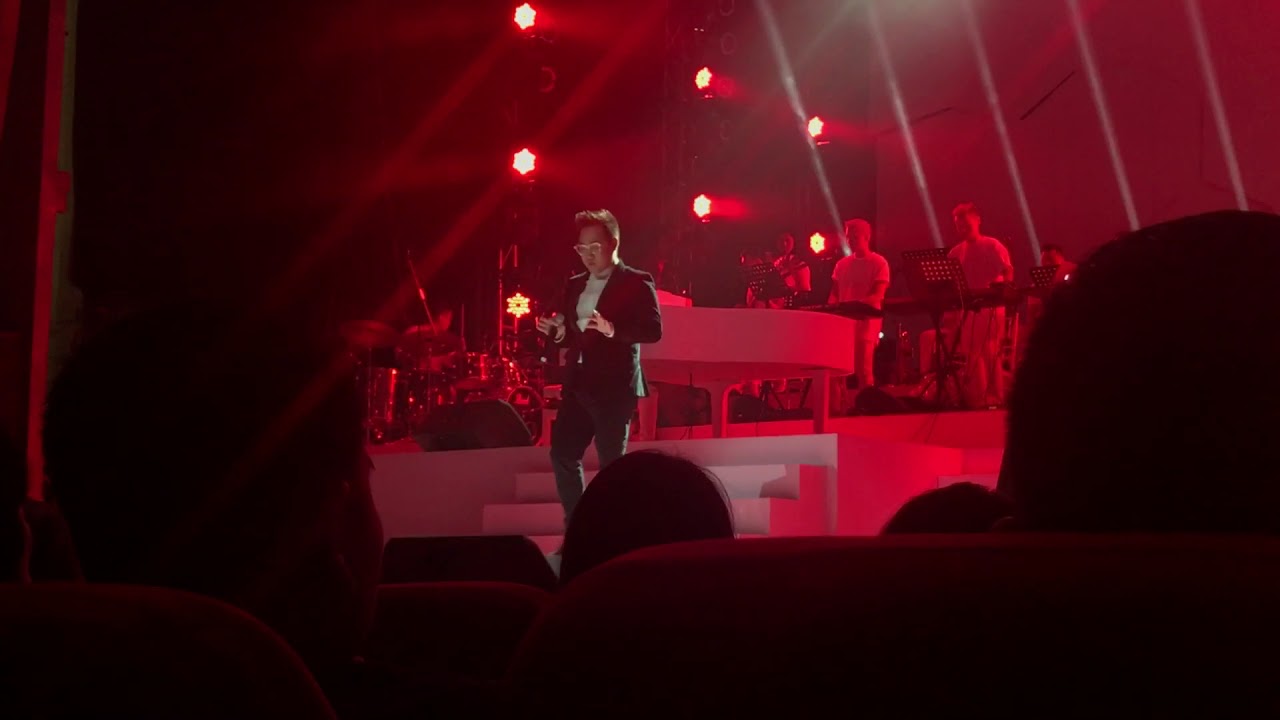 [Fragile Concert 100917] Hoàng hôn tháng 8 - Trung Quân idol - YouTube