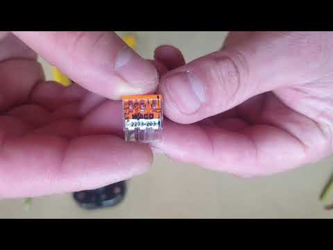 ŁĄCZENIE PRZEWODÓW NA ZŁĄCZKI WAGO