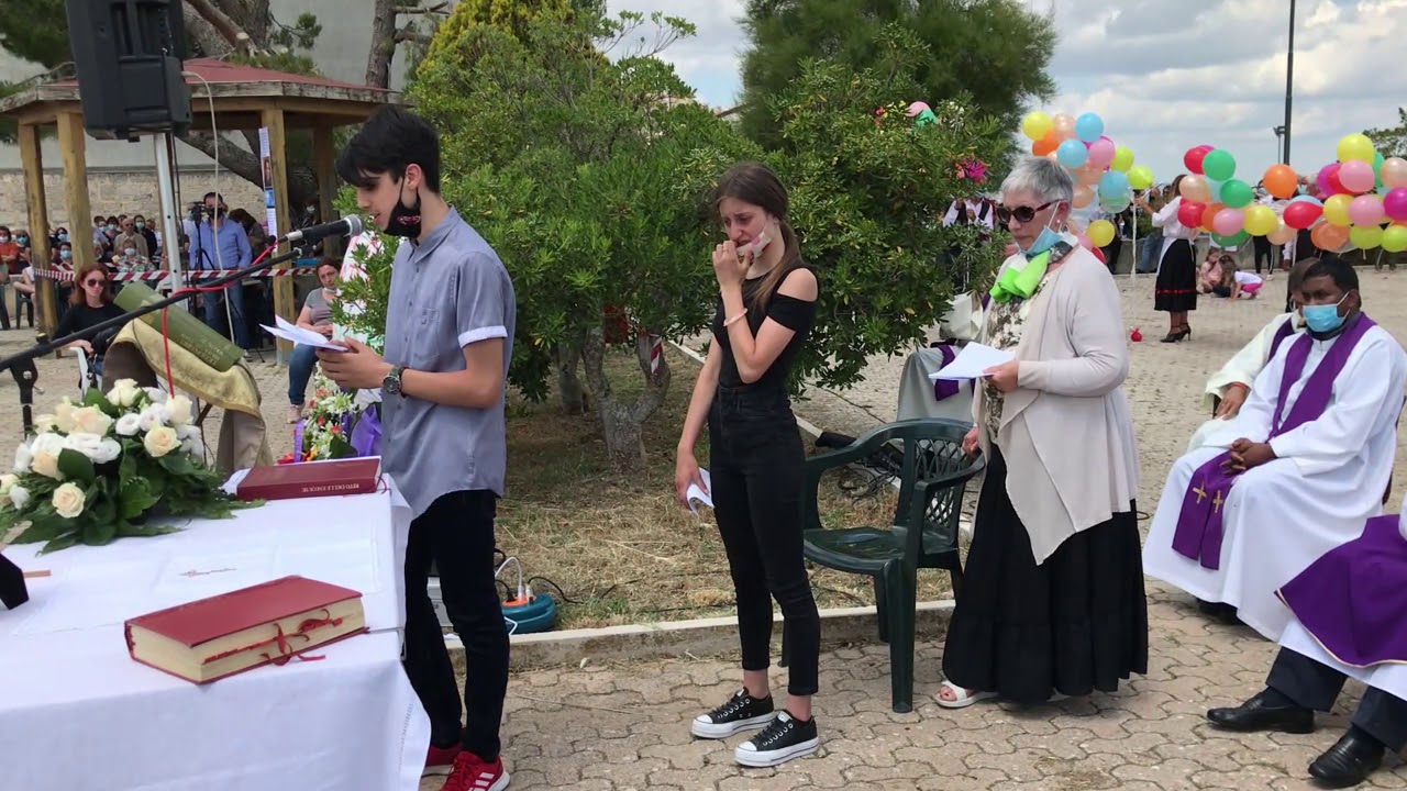 Funerali di Maria Melfi a Morrone nel Sannio - YouTube