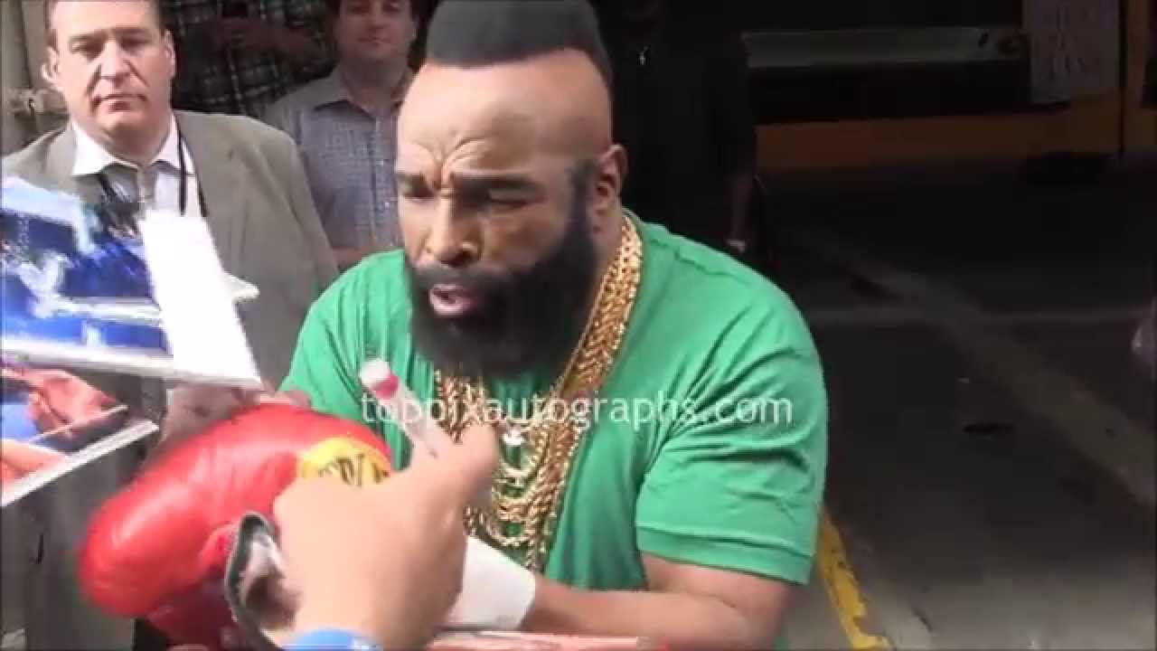 Mr. T. - SIGNING AUTOGRAPHS while promoting "I Pity the Tool" in NYC ...