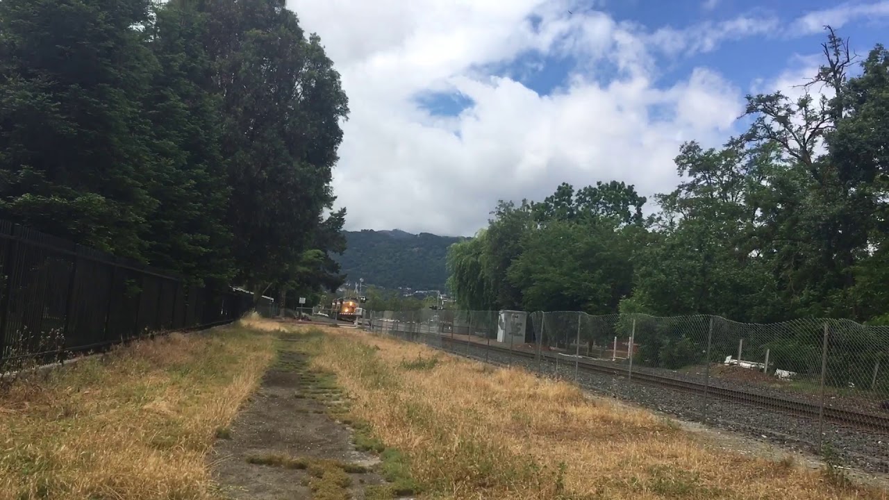 Up 6260 power move going through pleasanton - YouTube