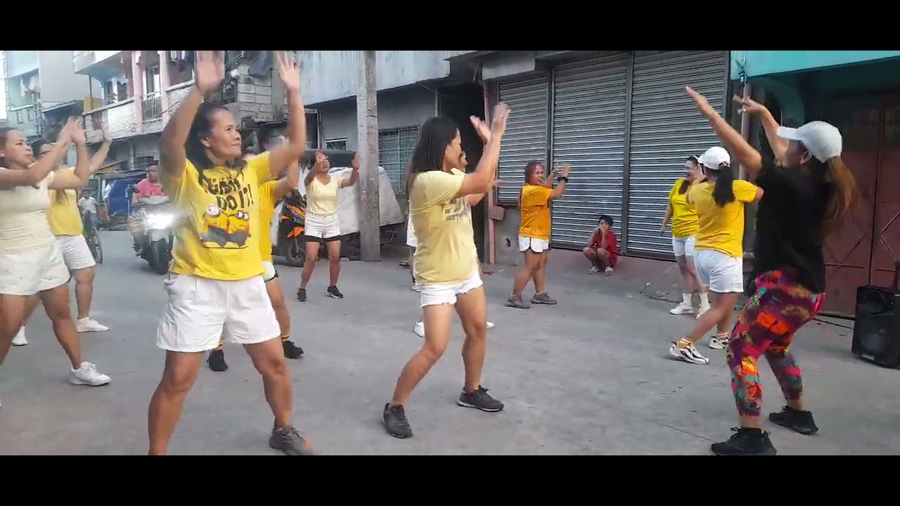 Let's go zumba lets go dance w/zumba ladies - YouTube
